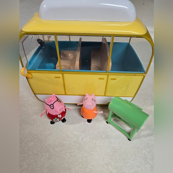 Peppa Pig | Toys | Peppa Pig Family Camper Van | Poshmark